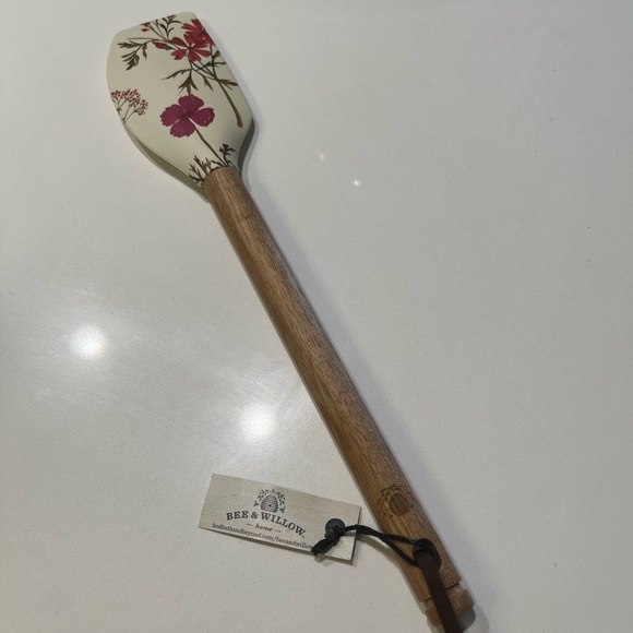 Bee & Willow | Kitchen | Nwt Bee Willow Spatula Never Used | Poshmark